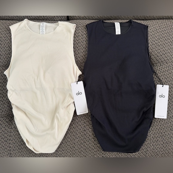 ALO Yoga | Tops | Set Of 2 Alo Yoga Ribbed En Pointe Tanks In Black ...